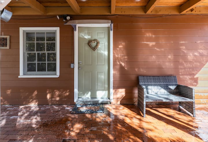 Hideaway At Gingerbread Gardens - Crestline, CA