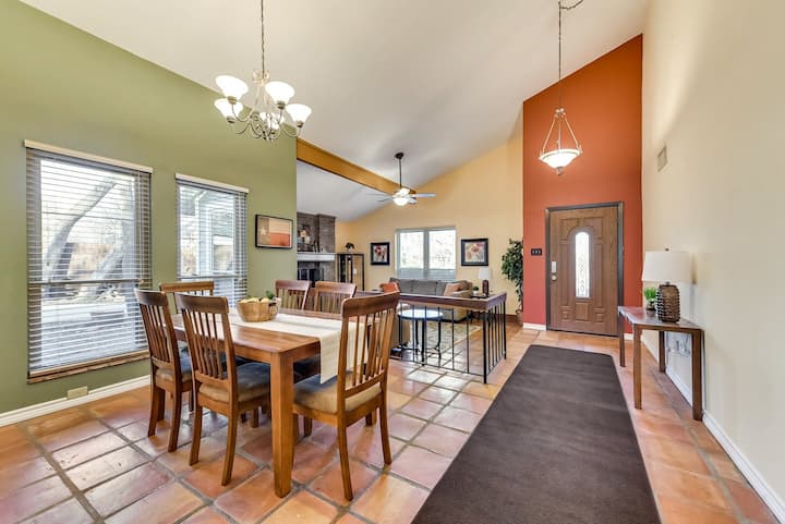 Willow Bend: 4-bedroom Tranquil Escape - Bedford, TX