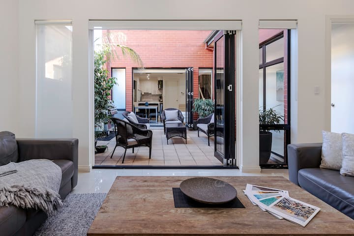 The Terrace - Adelaide Oval, Cafes, Cbd, Shopping - Adelaide