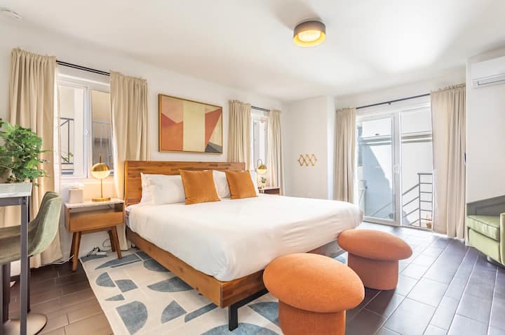 Steps To The Beach: Cozy Hermosa Beach Retreat - Hermosa Beach, CA