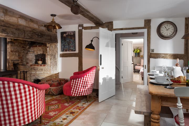 The Gables - Broadway