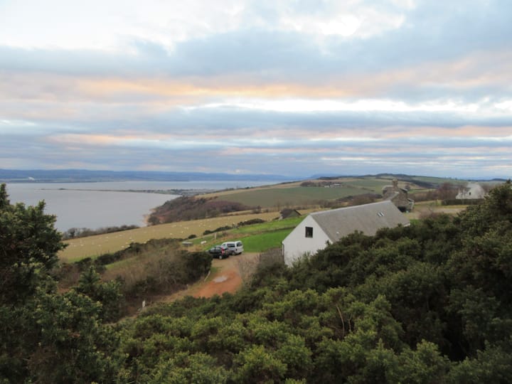 Kestrel, Longhouse Cottages - Nairn