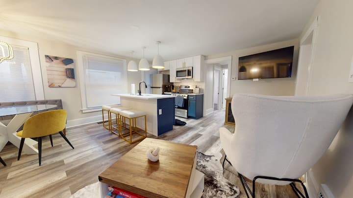 Farmington Hills 3 Bedroom Home - Farmington Hills, MI