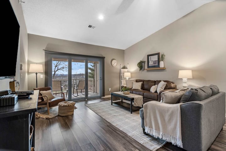 Indoor + Outdoor Pools | 3min To 76 Strip | Golf - Branson, MO