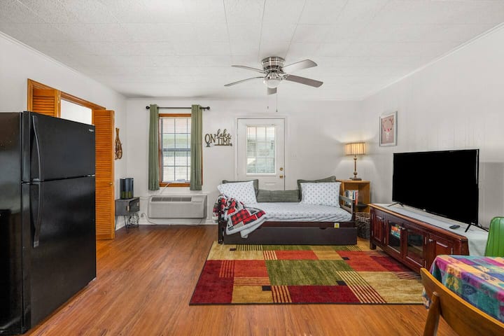 Cozy Cabin Near Med Ctr | Quiet&clean By Ponytail - Alexandria, LA