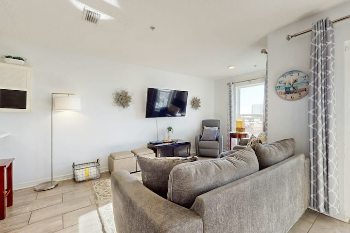 Updated 1br Oceanview 2nd-floor | Balcony | Pool - Navarre Beach, FL