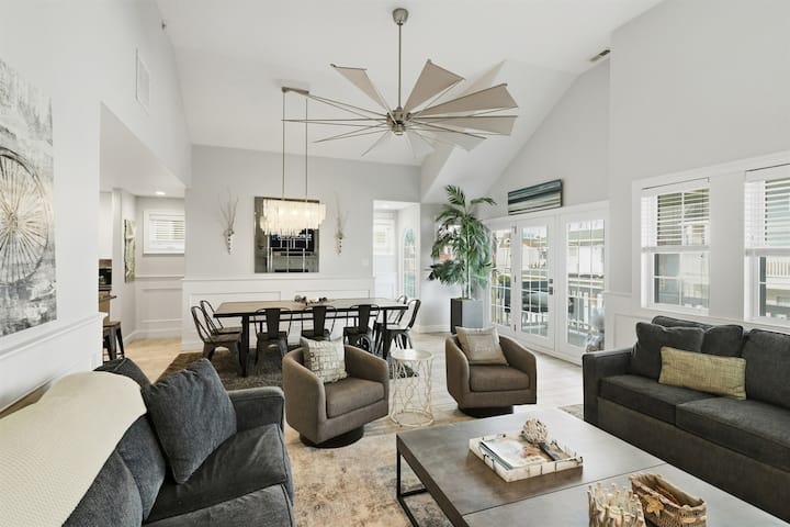 Beach Block 5bd/4bth W/elevator! - Ocean City, NJ