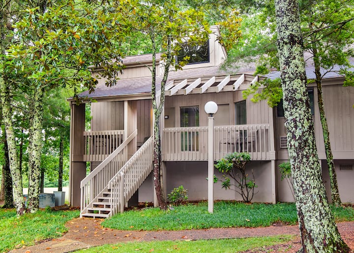 Fabulous Golf Villa, Two Bedrooms With 4 Beds! - Fairfield Glade, TN