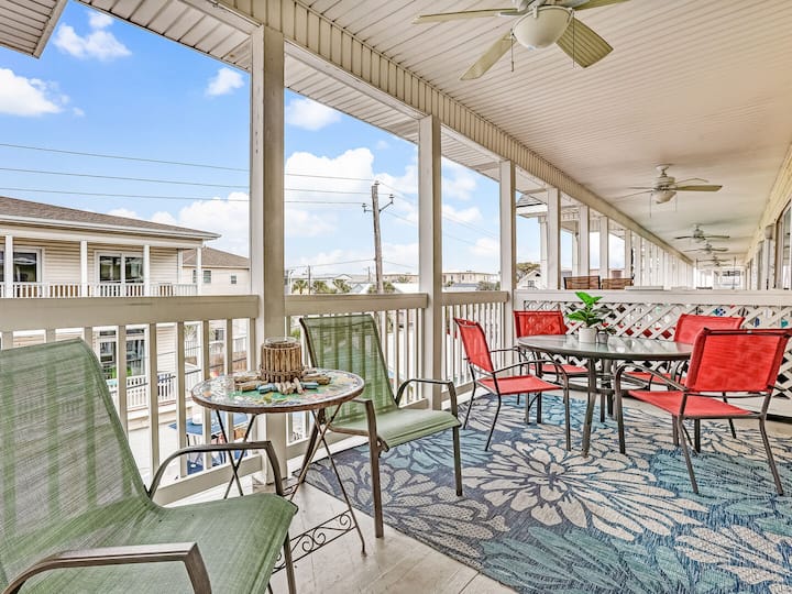 Steps To Beach, Heated Pool Access - Tybee Island, GA