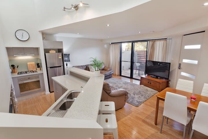 Khione - 7/23-25 Kirwan Close - Jindabyne