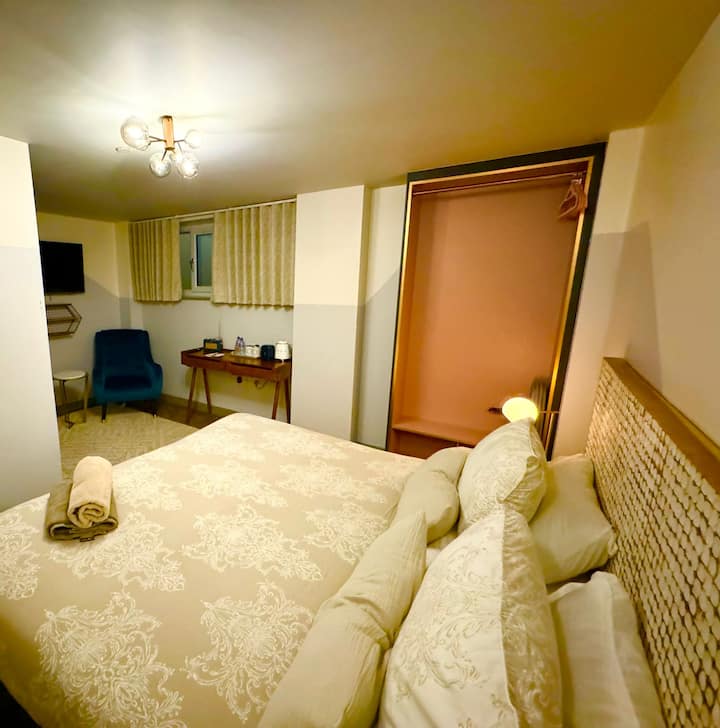 Urban Pod Hotel- King Size Or Twin Room - Liverpool