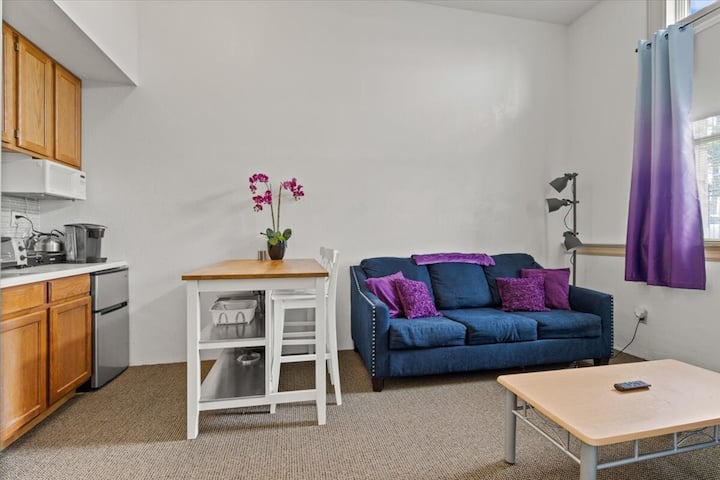 Westport Privatesuite - Freeparking - Walkable - Kansas City, KS