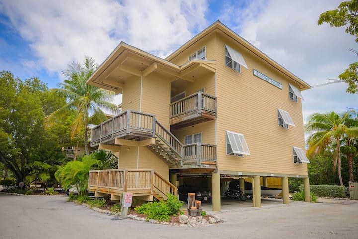 Coconut Mallory 2 Bedroom Condo 113 - Key West, FL