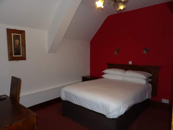Courtyard Double/twin En-suite At The Bull Hotel - Benllech