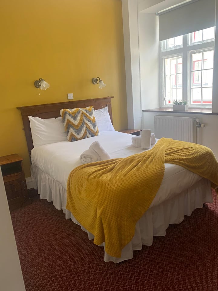 Double En-suite Room At The Bull Hotel - Benllech