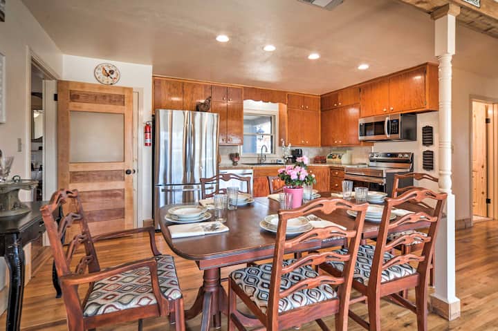 1 Mi To Dtwn Fredericksburg: Quiet Getaway W/ Yard - Fredericksburg, TX