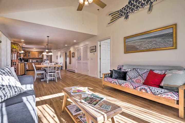 Westerly Vacation Home: Town Beach Access - Westerly, RI