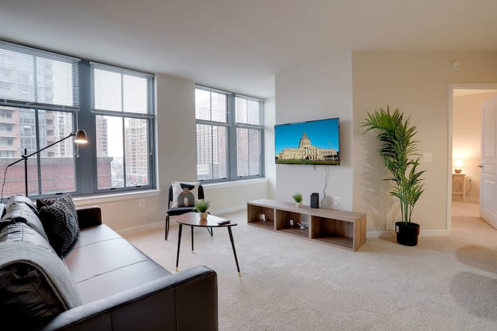 Pentagon City Urban Getaway - Arlington, VA