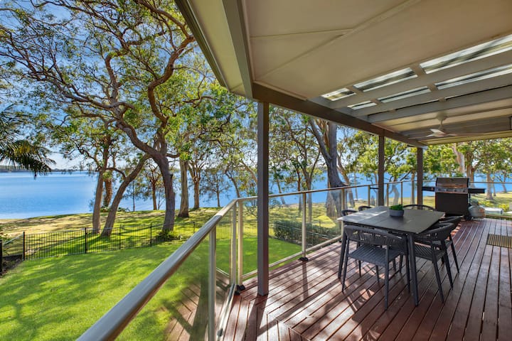 Kullaroo Lakehouse - Waterfront Reserve - Morisset