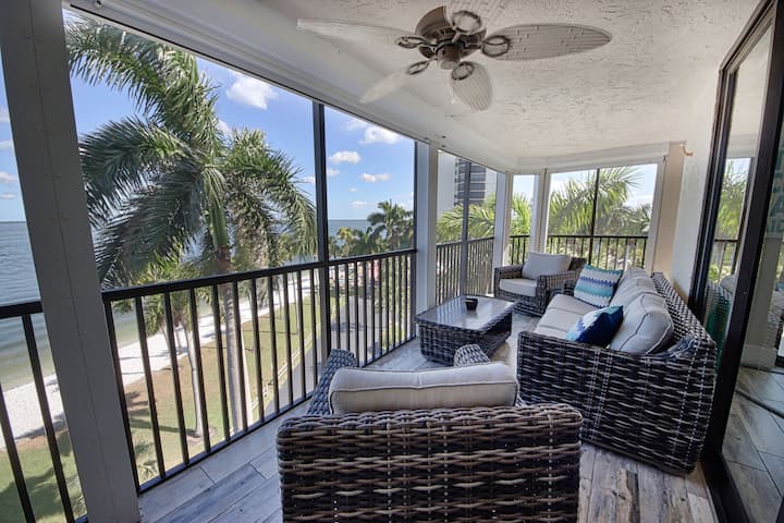 Sanibel Harbour Resort 437 - Stunning Views! - Punta Rassa, FL