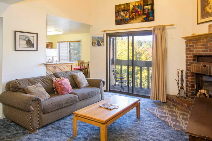 La Vista Blanc #22 | Near Shuttle, Bbq & Pool - Mammoth Lakes, CA