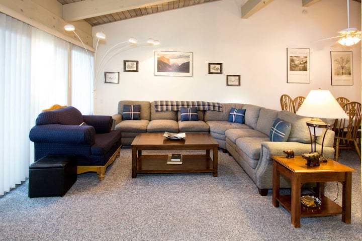 Mammoth Estates | 4 Seasons Of Beauty W/amenities! - Mammoth Lakes, CA