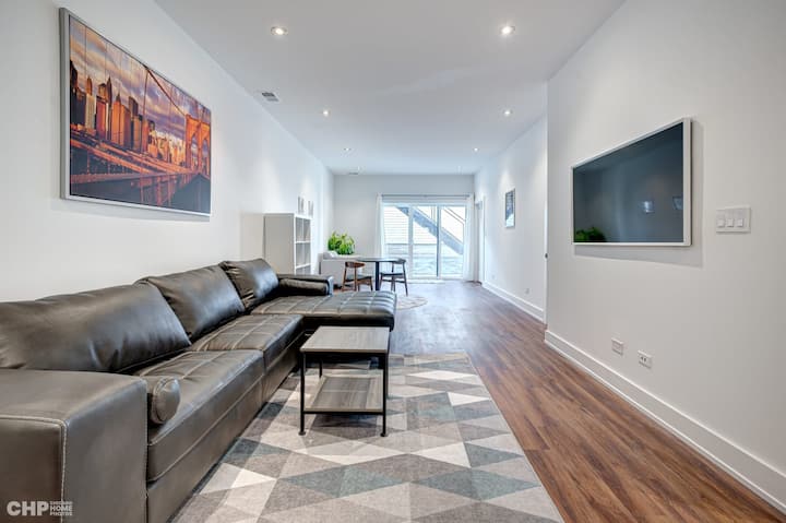 Large Private Lower Level Suite - Chicago