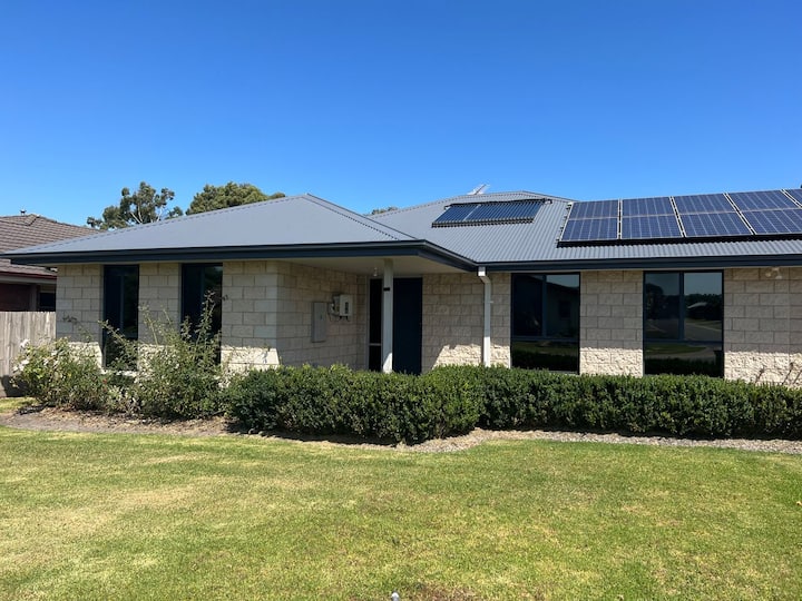 Sandy Retreat On Royal Inverloch - Inverloch