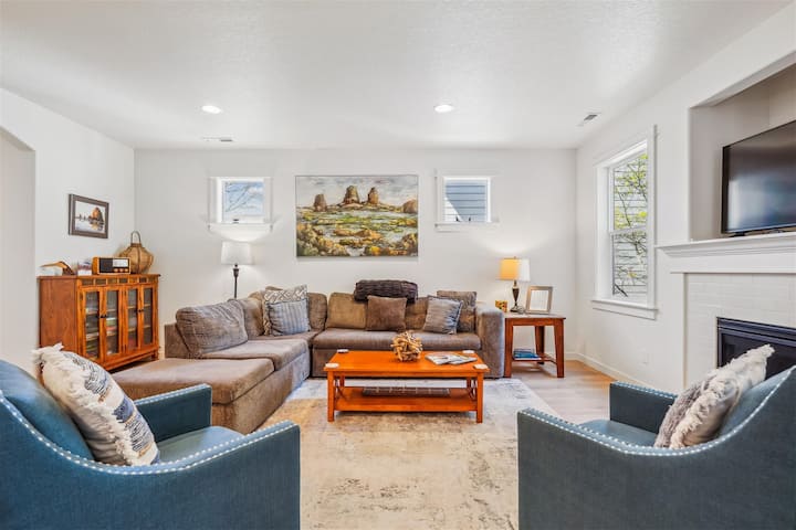 Kenai Retreat - Cannon Beach