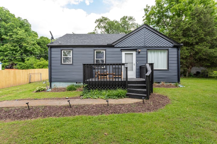 5mins To Airport*pet Friendly*fire Pit*fenced Yard - Percy Priest Lake, TN