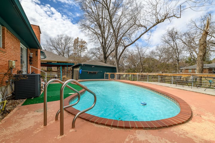White Rock Poolside Retreat- 4 Beds & A Private - Dallas, TX