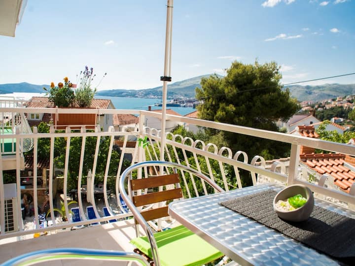 Villa Stil - Studio With Balcony And Sea View 101 - Trogir