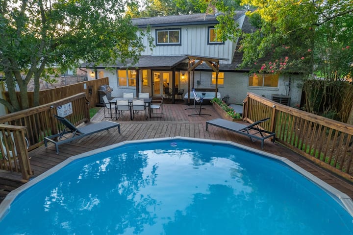 Stunning Modern Dream Home W Pool, Grill, Foosball - Fresno, TX