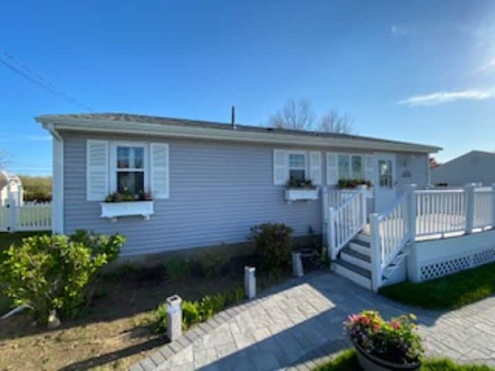 Free State Beach Pass Dock Access W/ Water Views! - South Kingstown, RI