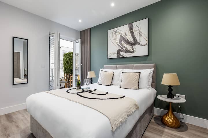 Elegant 1-bed Apt W/ Balcony, Free Parking & Wi-fi - 伯恩茅斯