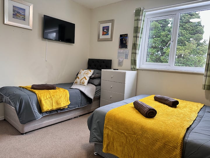 Forces Manor Room 3, Triple +1 - Newtonmore