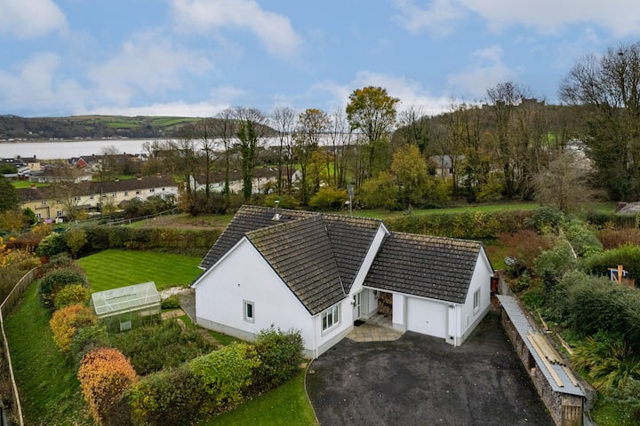 Spacious Home In The Village, Close To The Beach! - Laugharne
