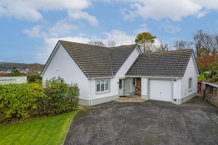 Spacious Home In The Village, Close To The Beach! - Laugharne
