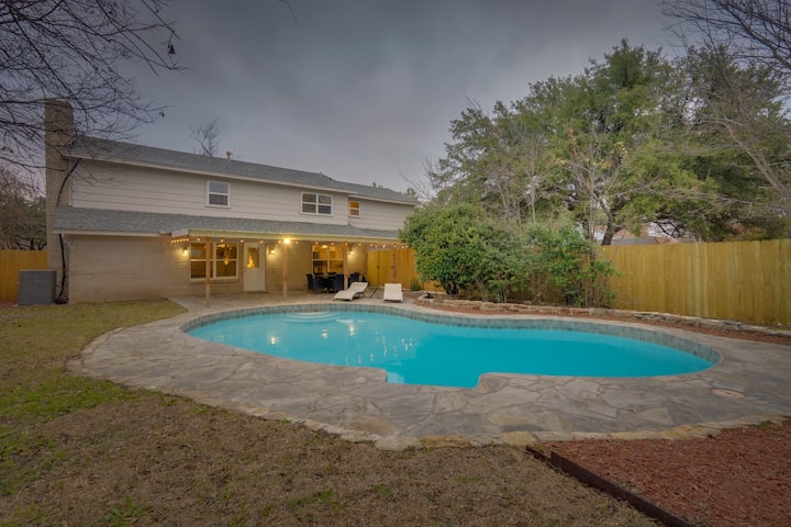 Heart Of Dallas - Mansion With Backyard Pool Oasis - Dallas, TX