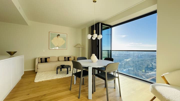 Carlsberg Byen - Pasteurs Tårn * People (1525/1) - Kopenhagen