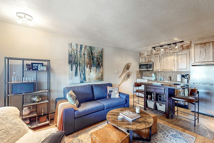 Inviting 1br 3rd-floor | Patio | Pool | Hot Tub - Winter Park, CO
