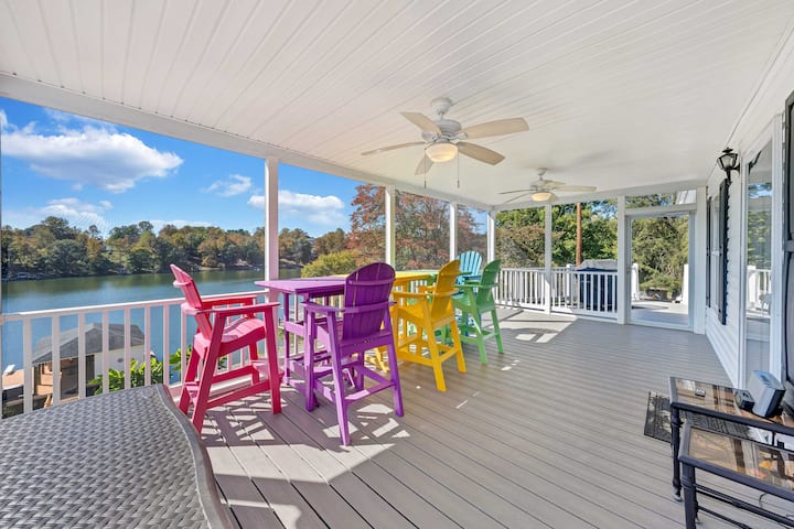 Family Lake Retreat W/ Screened Deck! - Moneta, VA
