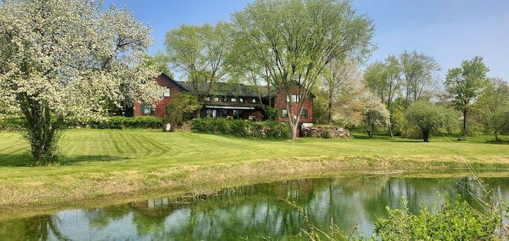 The Old Orchard House Five Bedroom Home, Sleeps 10 - Half Moon Pond State Park, Hubbardton