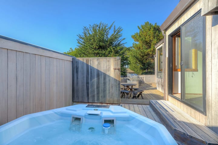 Albatross House | Ocean View | Hot Tub - Sea Ranch