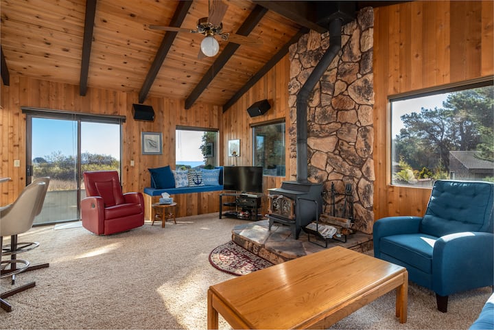 Albatross House | Ocean View | Hot Tub - Sea Ranch, CA