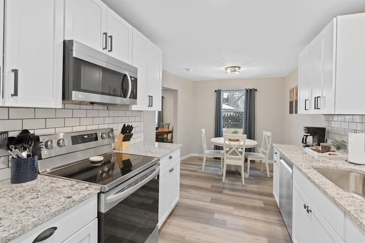 The Banyan Inn ~ Loveland - Loveland, CO