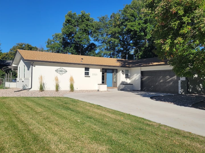 The Banyan Inn ~ Loveland - Loveland, CO