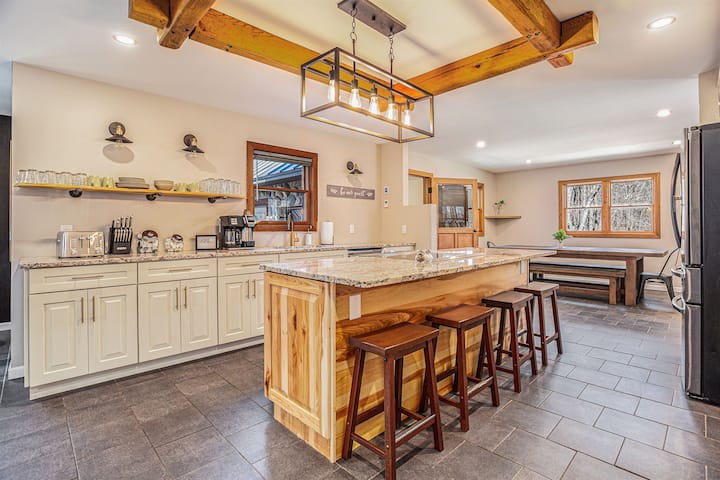 Pets Ok | Privacy | Arcades | Hot Tub | Fire Pit - Michigan