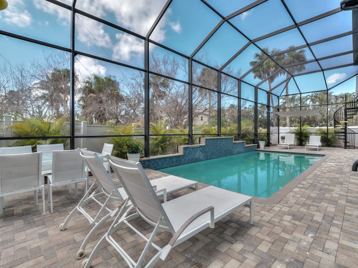 Island Tuckaway - Beach 1 Block - Poolside - Lover's Key State Park, Fort Myers Beach