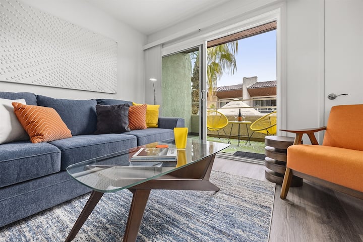 Top-floor 1br | Views, Pool & Spa Walk Downtown - Palm Springs, CA